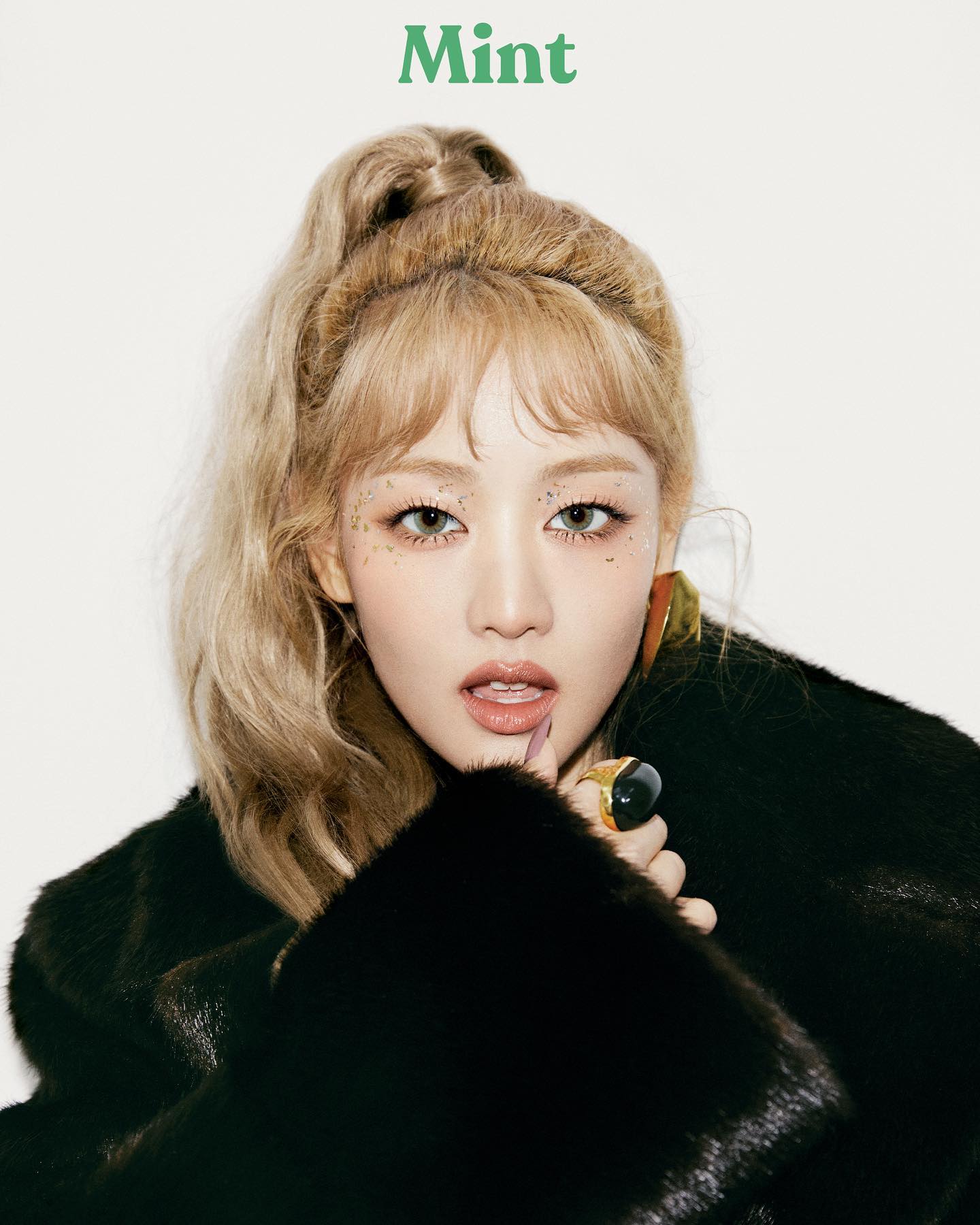 Top 3 Most Beautiful Female Idols Born On 1997 According To Kpopmap